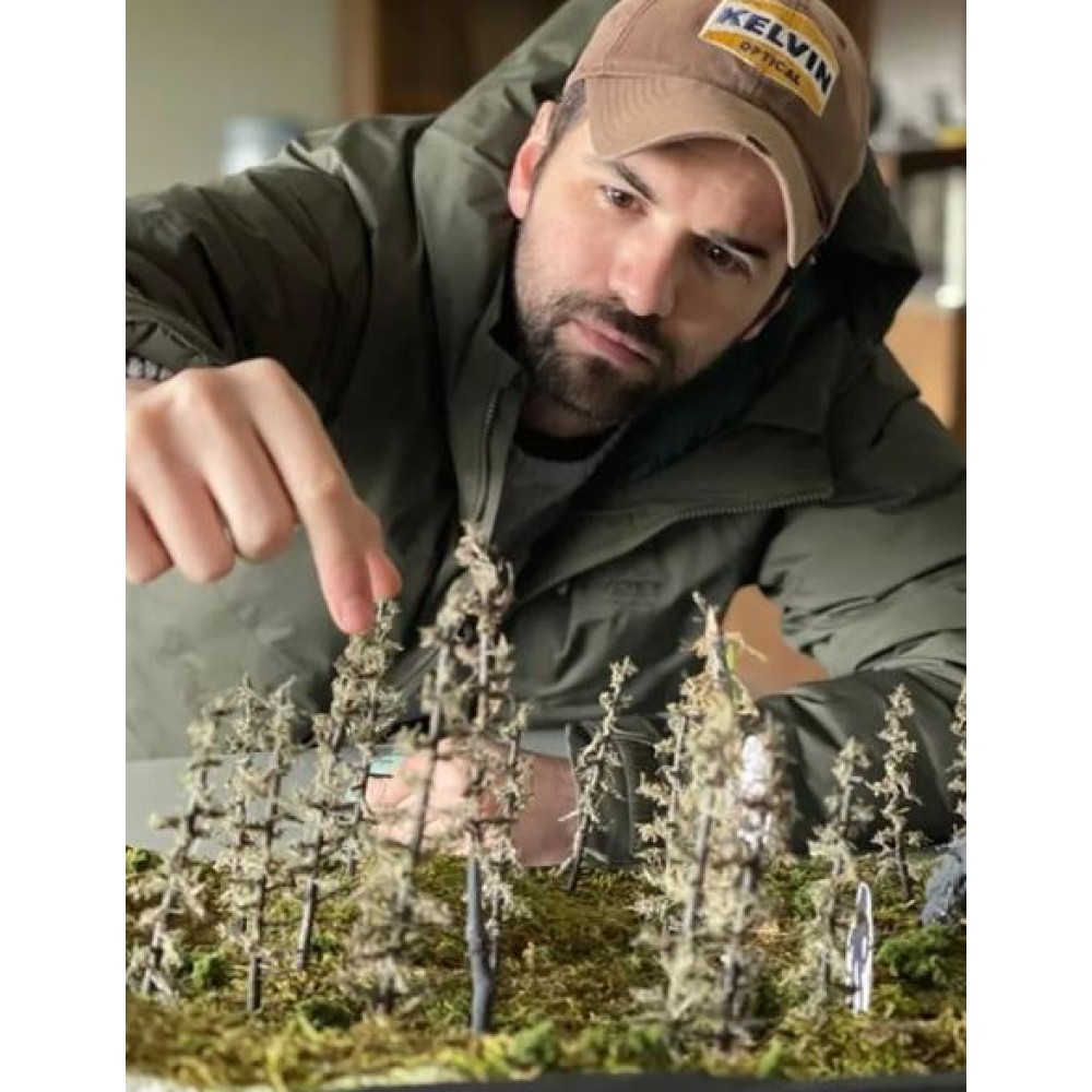 Prey 2022 Dan Trachtenberg Green Jacket